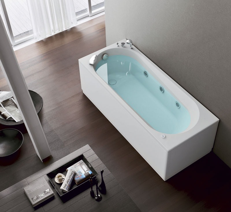 Moderne baignoire, fonctions numériques, 6 jets tourbillon | IDFdesign