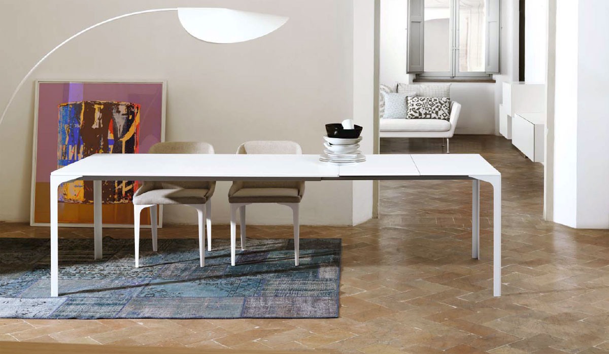 Table avec structure en métal pour cuisine moderne | IDFdesign